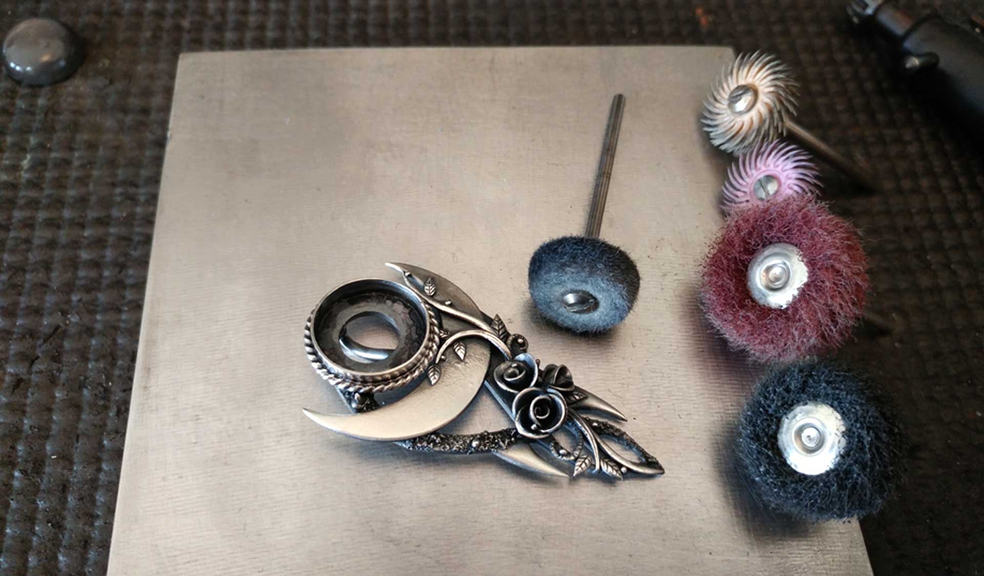 Soldering a gemstone setting - Metal Clay With Rodi